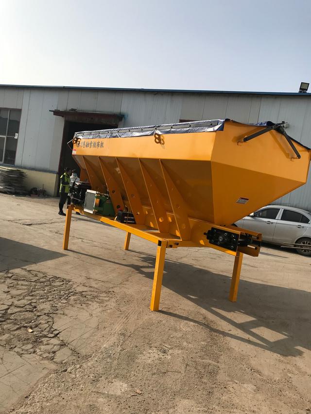 Snow-melting agent spreader small vehicle-mounted hanging industrial ...