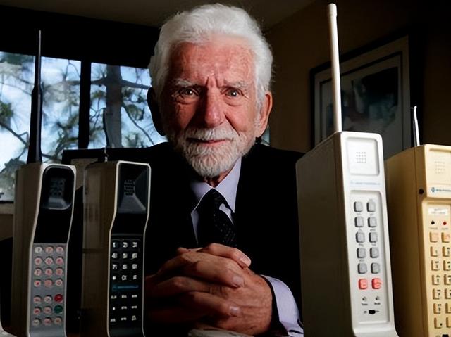 Cooper, the father of mobile phones, won the GLOMO Lifetime Achievement ...