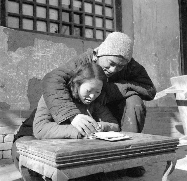 Precious old photos: Literacy Movement for All in the 1950s - iMedia