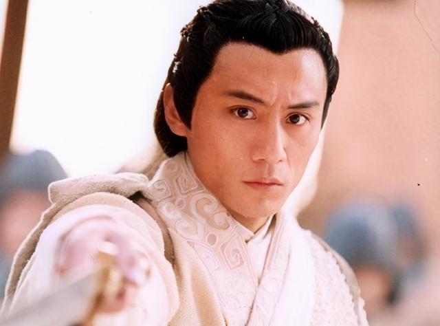 Jing Ke stabbed the King of Qin, and Fan Yuqi offered his head, so he ...