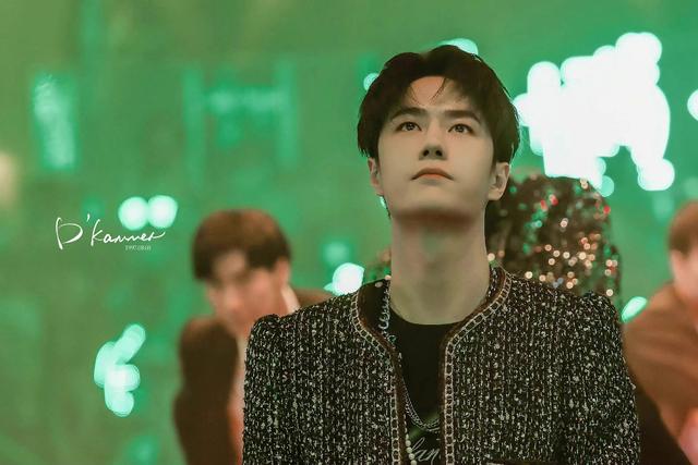 Du Hua, the godmother of the entertainment industry, officially ...