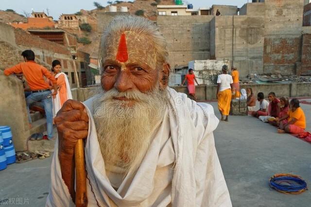 India has a "corpse cannibal"? The extreme sect along the Ganges, the ...