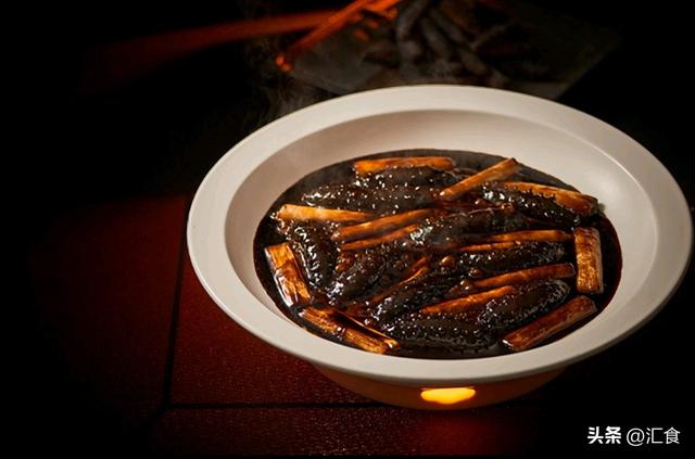 Roasted solid sea cucumber with donkey-hide gelatin onion, deep-fried ...