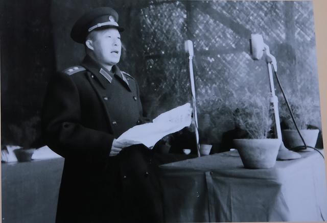 Why is the only one of the four corps political commissars in Siye a ...