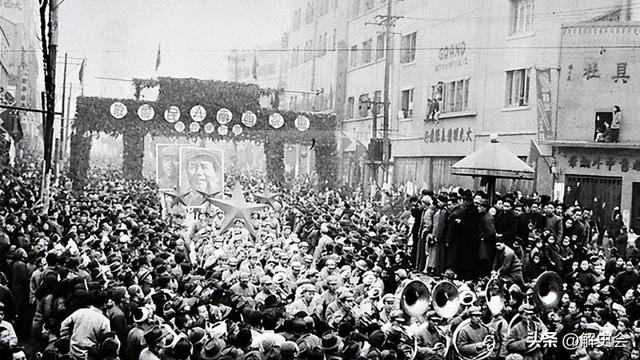 In December 1949, Lin Biao sent a special plane to Chongqing overnight ...