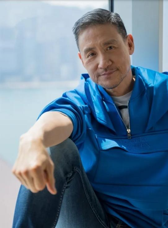The song god Jacky Cheung debuted for 37 years and opened social ...