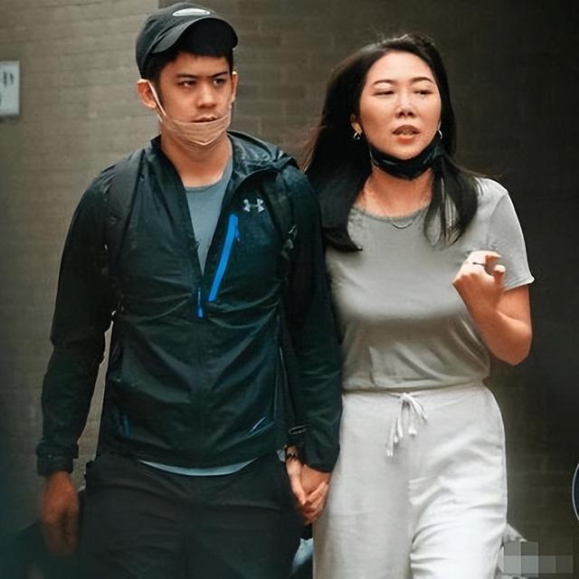 The second son, Li Chun, officially announced the marriage of his wife ...