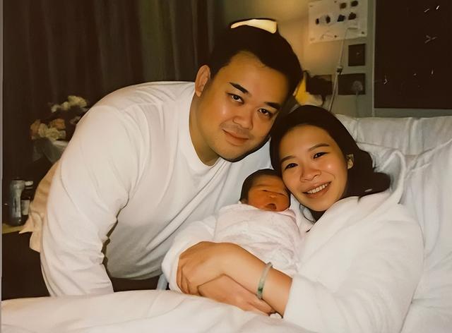 The top rich four generations in the Hong Kong circle are here!Parents ...