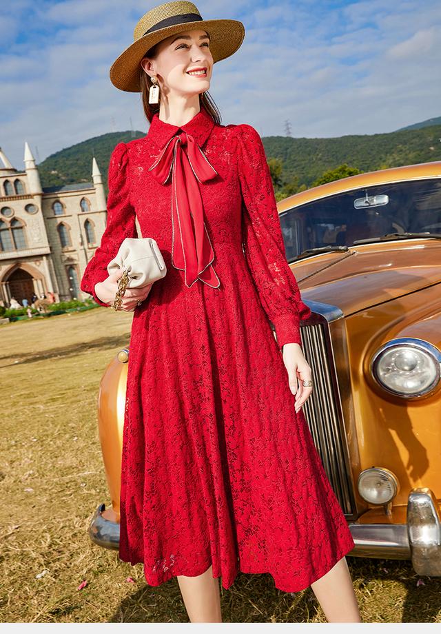 Middle-aged woman: teach you how to wear this autumn, elegant and ...