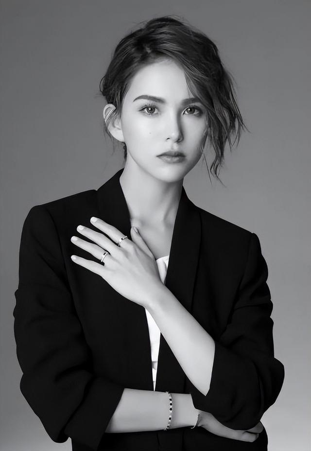 Kunling: I met Jay Chou at the age of 17, became the wife of the king at the age of 21, and lost ...