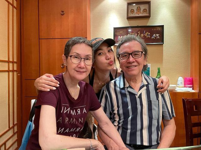 Jiang Liwen celebrates his 75-year-old fourth uncle David Jiang for ...