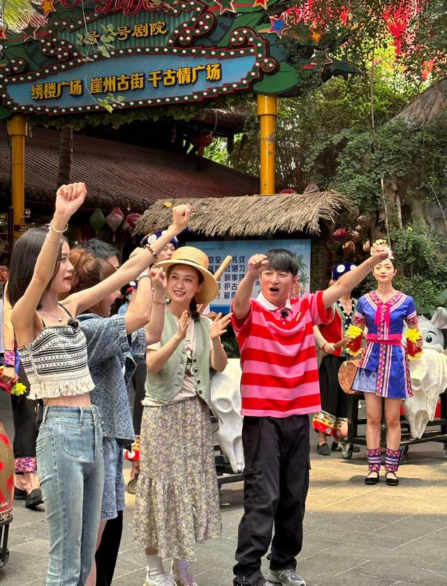 Wu Xin and Li Weijia are in the same frame and finally saw them ...