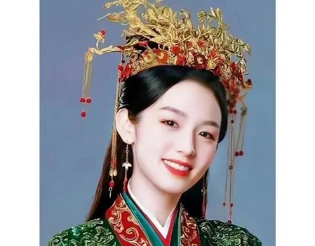 Female star green wedding costumes and ancient costumes awards, Ying ...