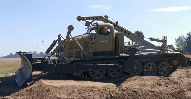 Fusion of tank chassis and old liberation - Soviet BTA engineering ...