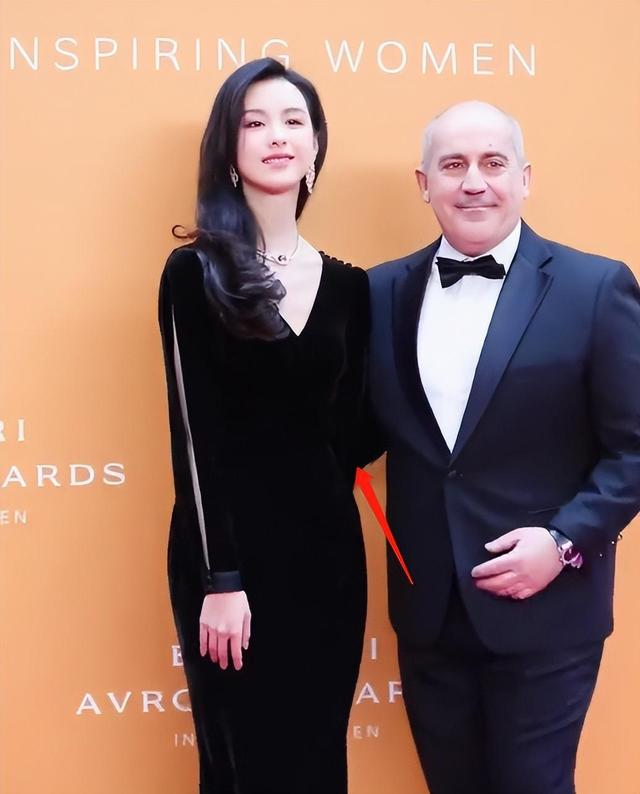 This night at Bulgari, Chen Duling's academic dominance and sophistication are fully reflected ...