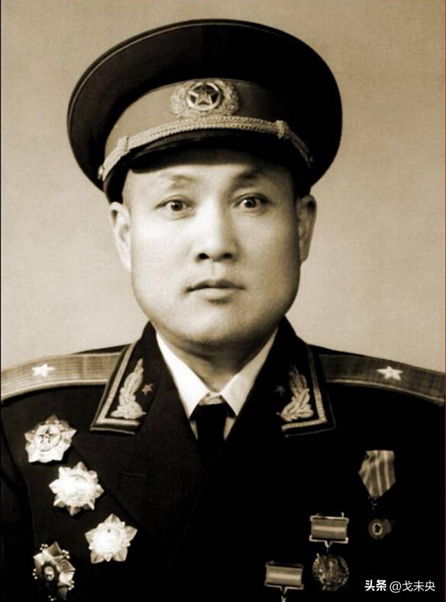 In 1951, Song Shilun strictly ordered the troops to review, and the ...