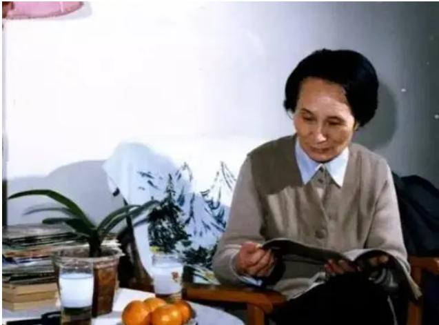 After Puyi died of illness, his wife Li Shuxian never remarried and ...