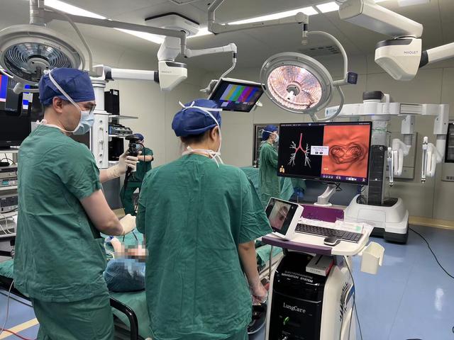 Surgical robot to "assist", "GPS navigation" positioning to accurately ...