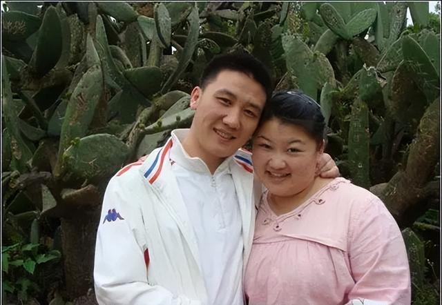 Yang Shulin: 22-year-old apprentice Zhao Benshan, 33-year-old wife went to jail, he took his ...