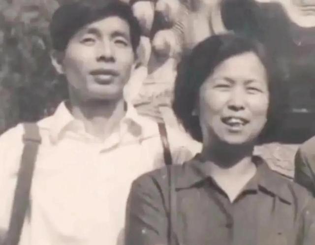 He is the only cameraman of "Journey to the West". He loves the ...