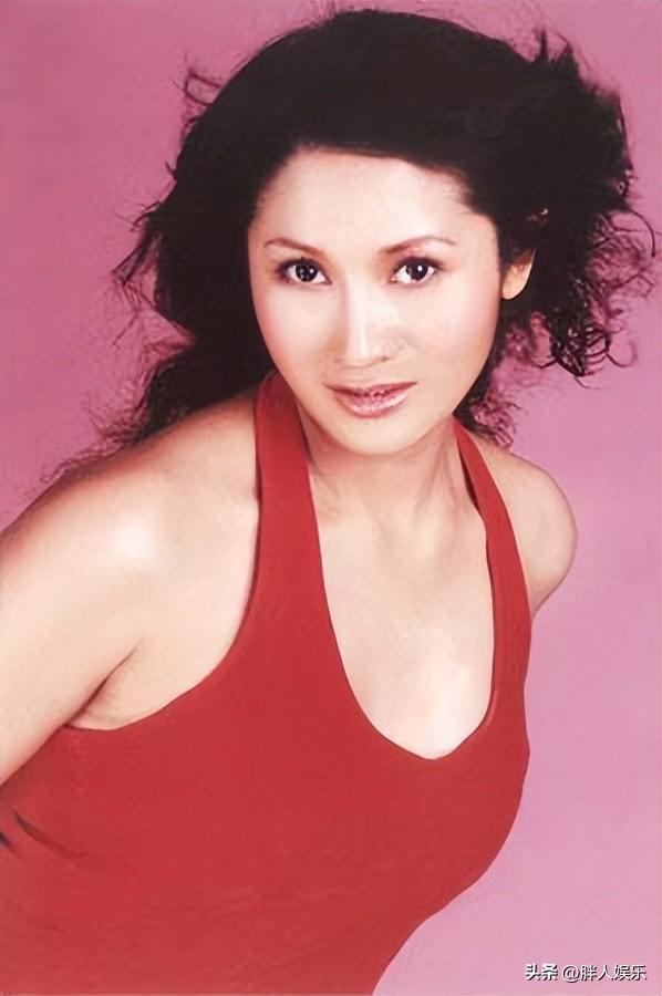 Self-exposing that "every character comes out of sleep", 19 years later ...