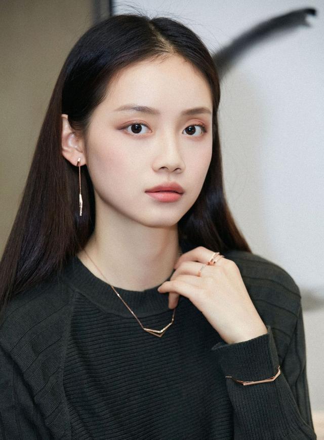 Mingyang Entertainment—Beauty Star-Sun Yihan - iMedia