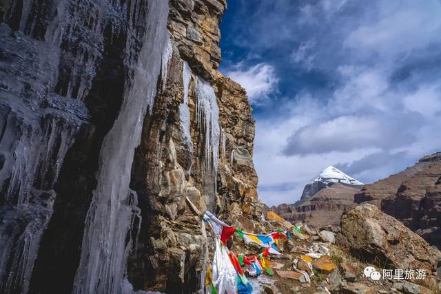 This hiking route allows you to feel the "ceiling" of the plateau ...