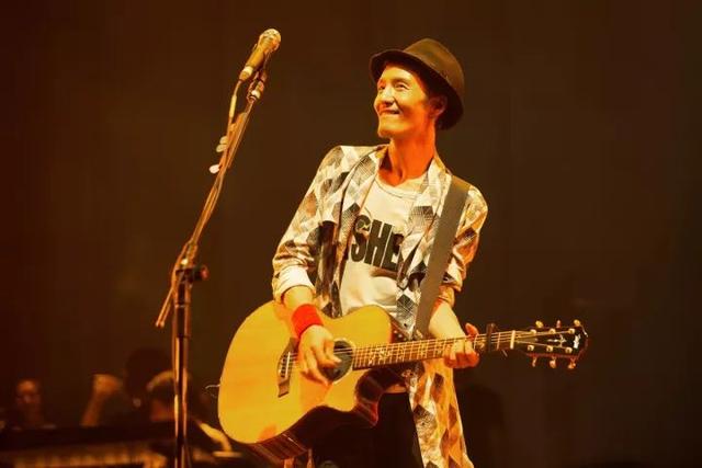 Pu Shu sings "Farewell" - iMedia