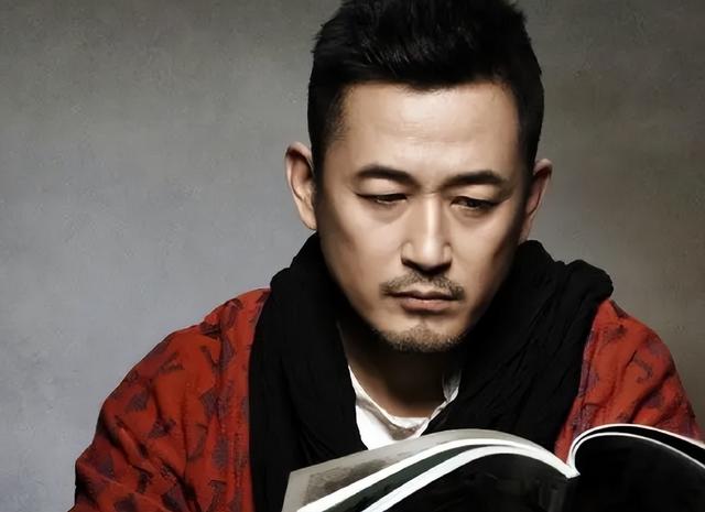 Actor Wang Zhifei celebrates his wife's birthday, the scene is set up ...