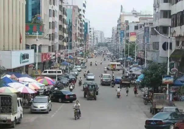 Why both Wuchuan and Huazhou have Changqi Town?What is their historical ...