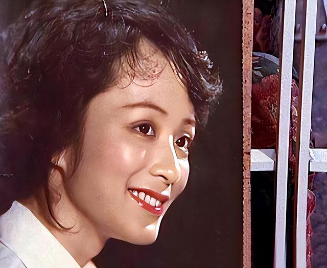 The famous singer Xie Lisi passed away, and the singing of "Grandma's ...