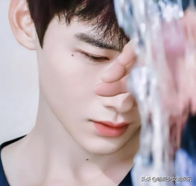 The 5 male stars with the most beautiful moles are not only highly ...