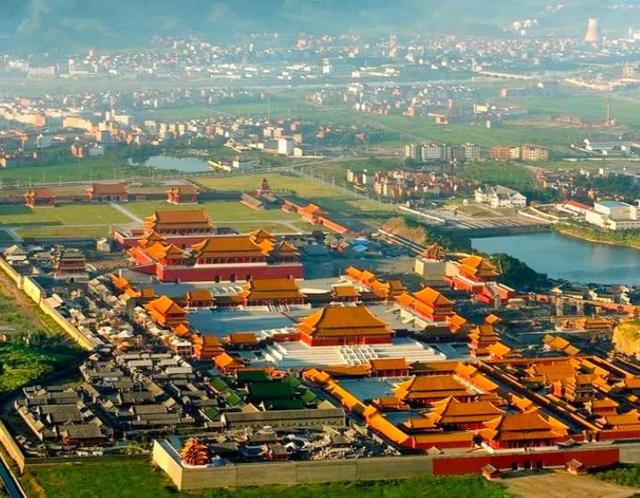 The process of going to Hengdian Film and Television City to do group ...