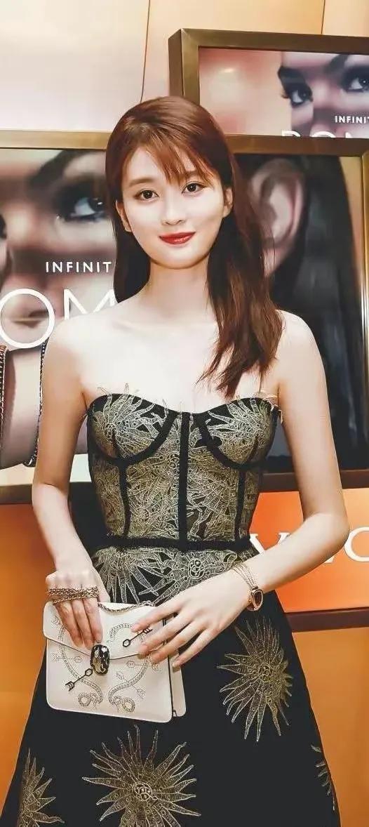 "Ode to Joy" Qiao Xin - iMedia