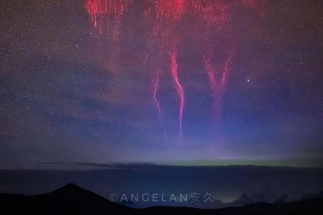 Rare red elf lightning appears in Shannan area of Tibet - iMedia