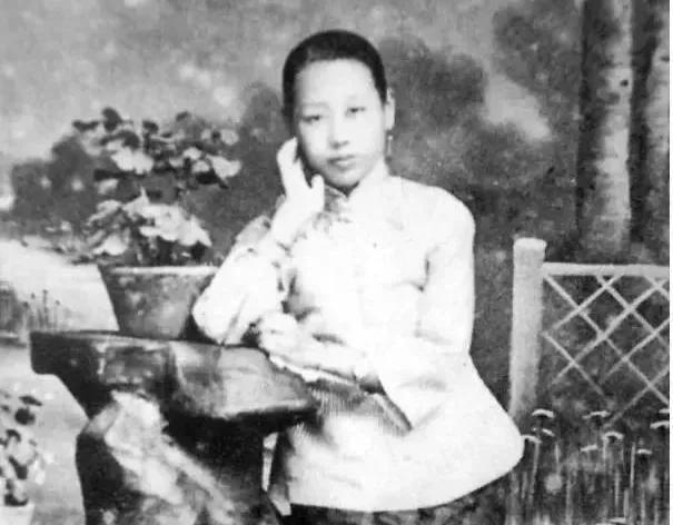 Zhu Wenxiu: The third wife of Shao Piaoping, a famous journalist in the ...