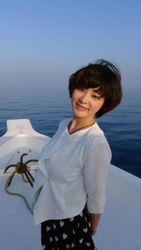 Famous anchor Hu Die: Married to a director husband who is 12 years ...