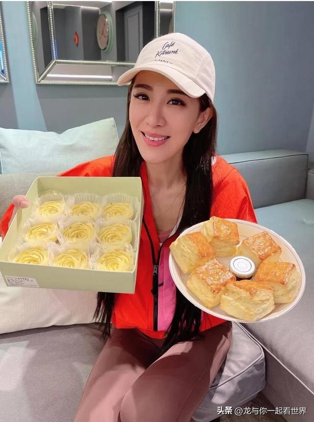 20 years of notoriety! Xiao Zhen sweetly posted a family portrait "Ding Rou'an was sour": She ...