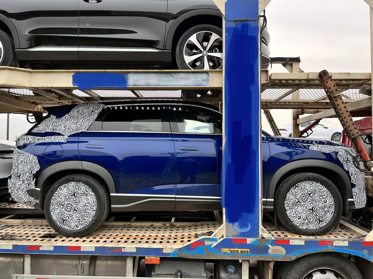 Finally gave up chopsticks hanging interior with large HUD, BYD frigate ...