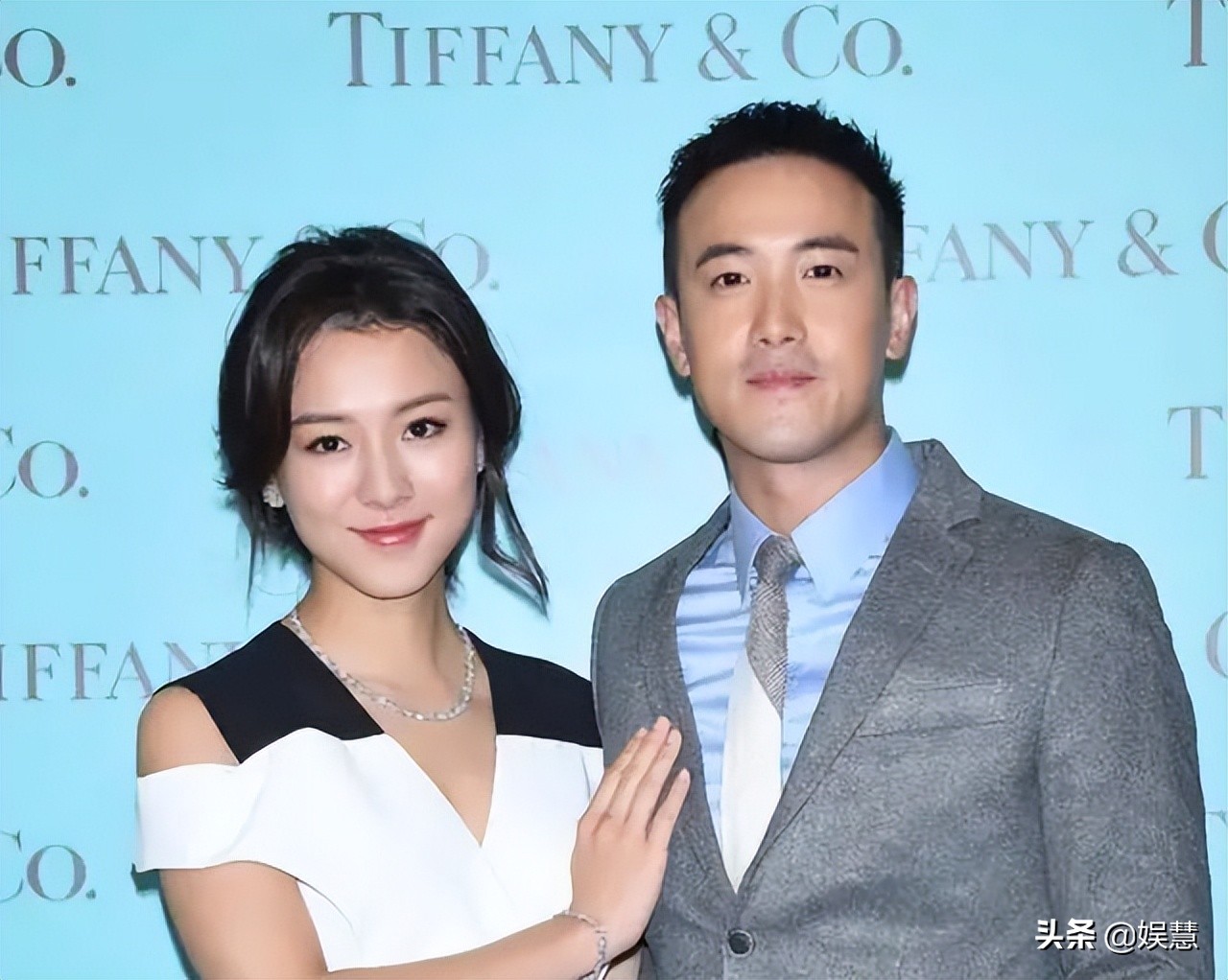 Zeng Zhiwei and his daughter-in-law Wang Minyi are in the same frame to ...