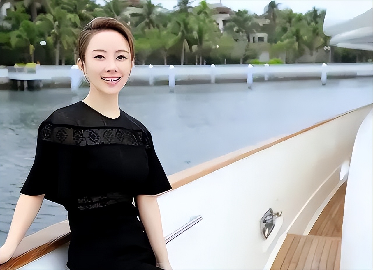 She is the most beautiful referee in Chinese billiards!Controversy ...