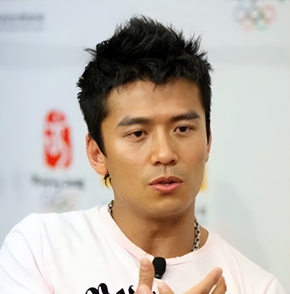 52-year-old Tang Wenlong revealed his relationship, his girlfriend is ...