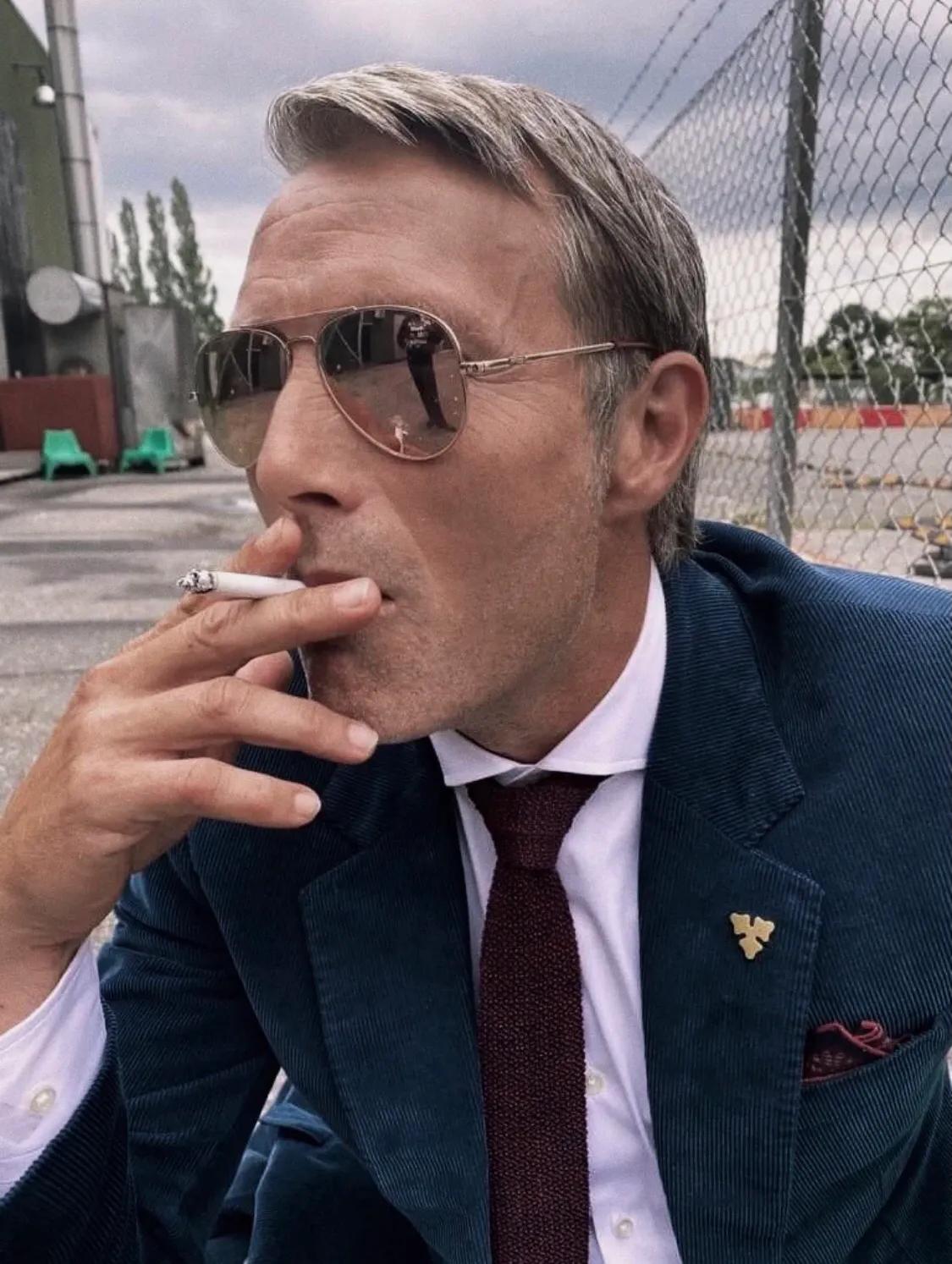 European and American Star Atlas - Max Mickelson - iNEWS