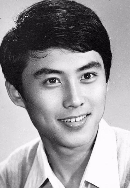 Little fresh meat in the 1980s, Li Yunlong is indeed a famous "big ...