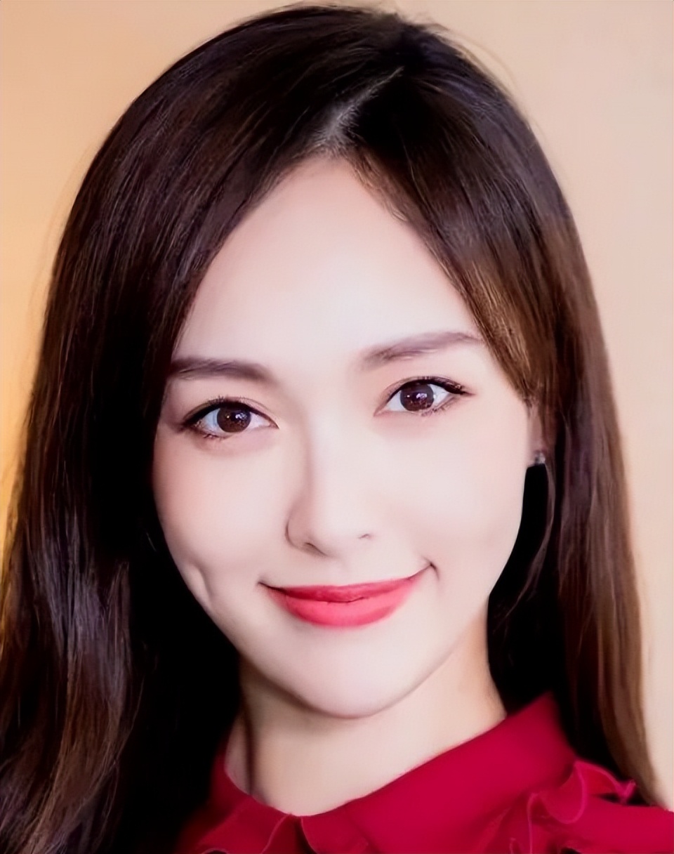 It is recognized that the 6 most beautiful faces with dimples: Lin ...