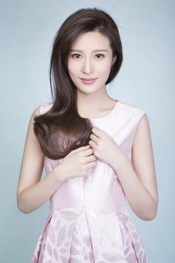 Appreciation of beautiful pictures, Wu Jingjing - iNEWS