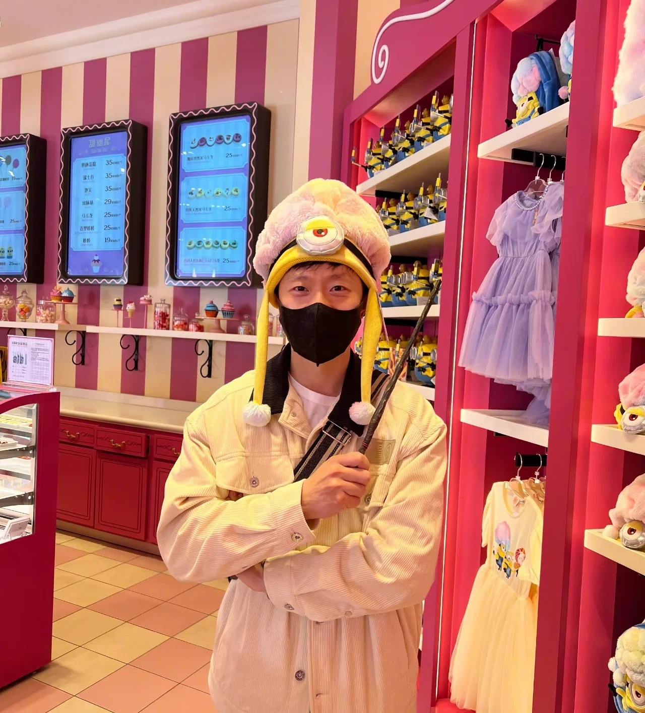 Ma Long rarely visited Universal Studios with his wife Xia Lu in the ...