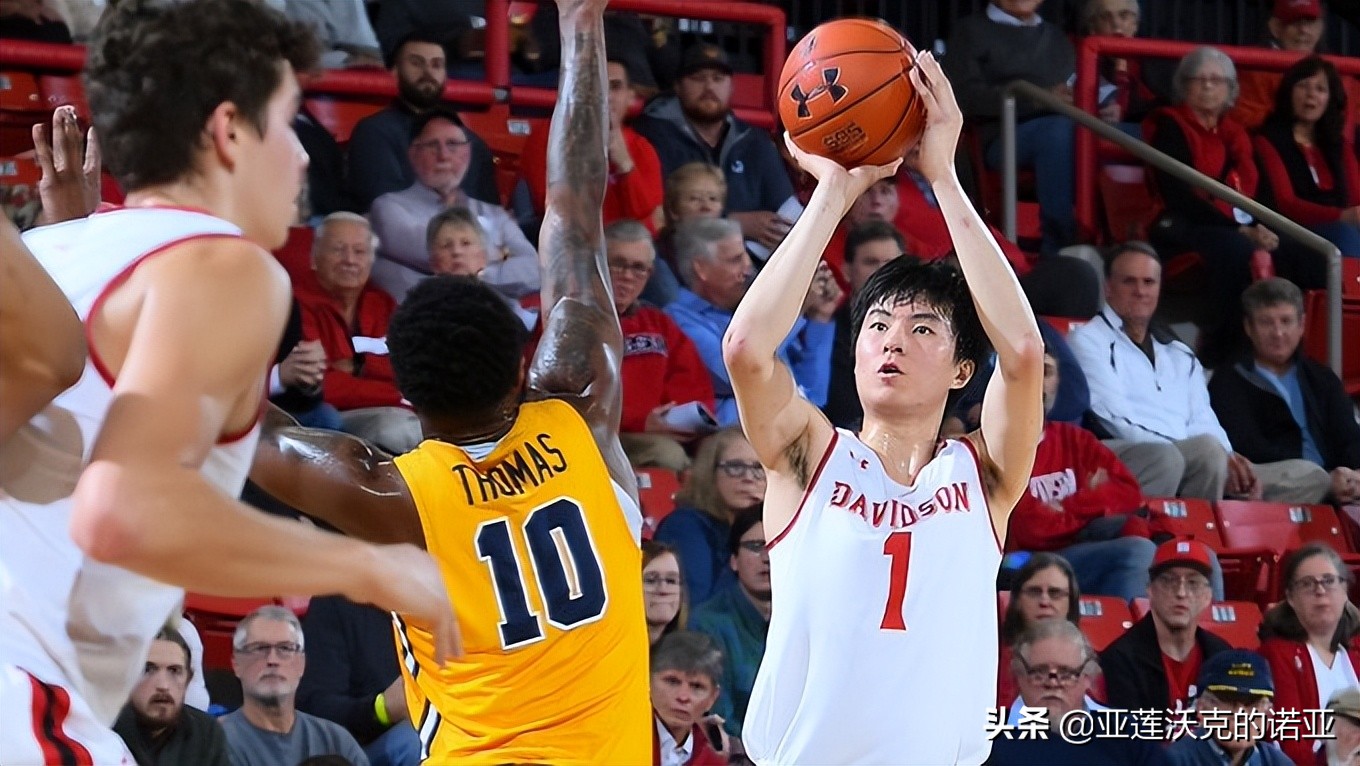 Curry apprentice!Davidson College's South Korean shooter Lee Hyun Joong ...