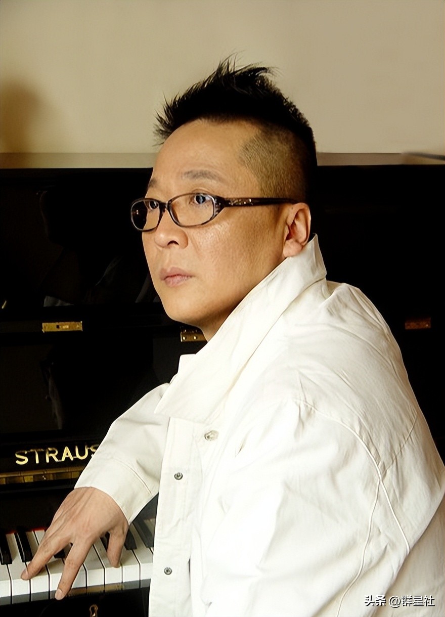 Li Chunbo became famous with his song "Xiao Fang", he fell in love for ...
