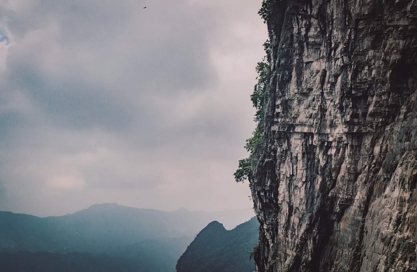 Zhangjiajie Shili Gallery - iNEWS